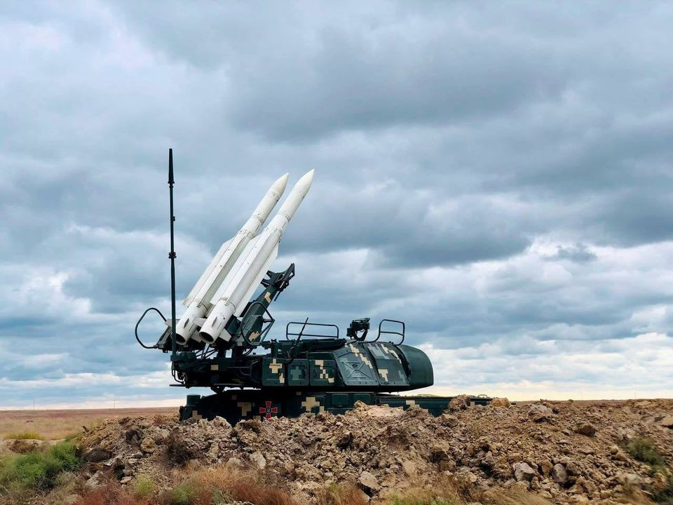 У Шепетівці зенітники відпрацювали знищення повітряних цілей противника ...