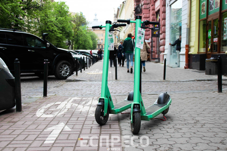 У Львові відновлюють роботу електросамокати Bolt. Еспресо. Захід.