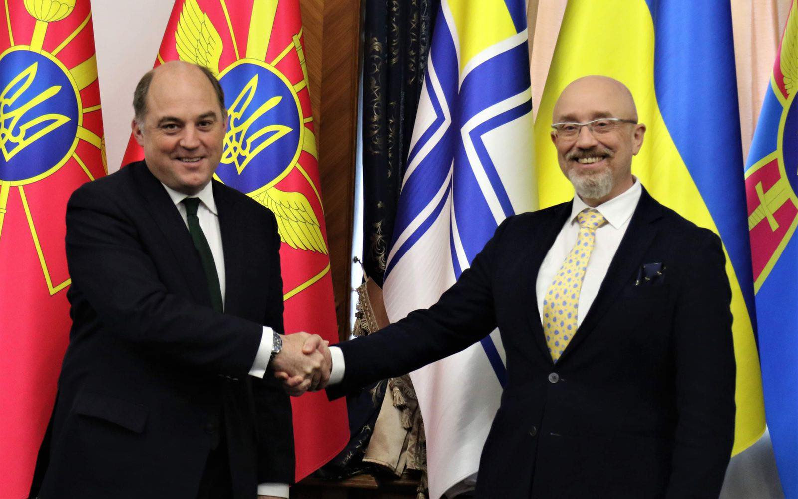 Reznikov tells how Wallace convinced Pistorius to give Ukraine tanks ...
