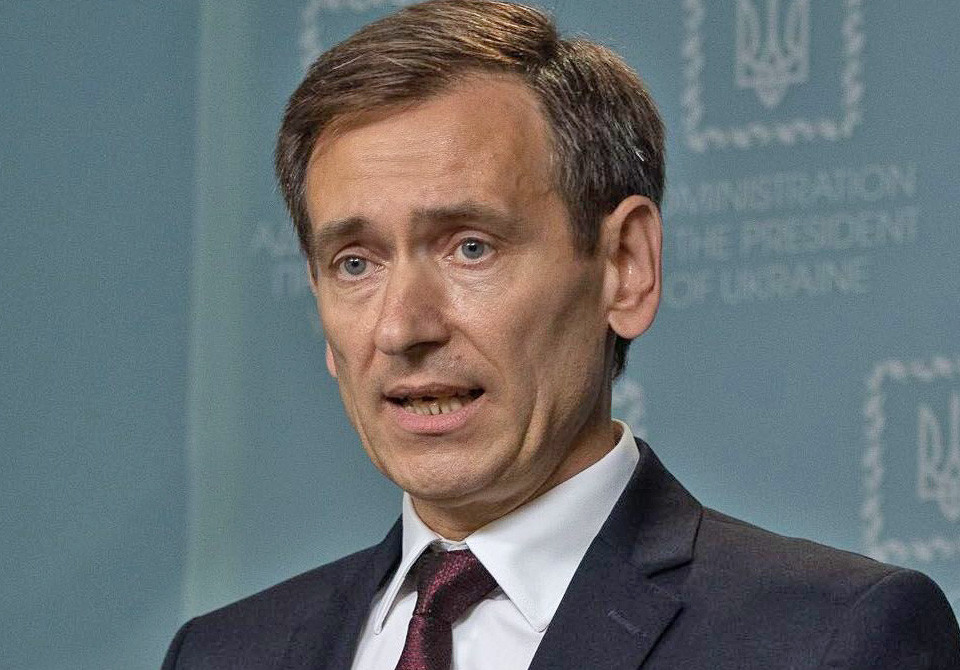 Ukraine weighs loosening travel restrictions for young men amid martial law