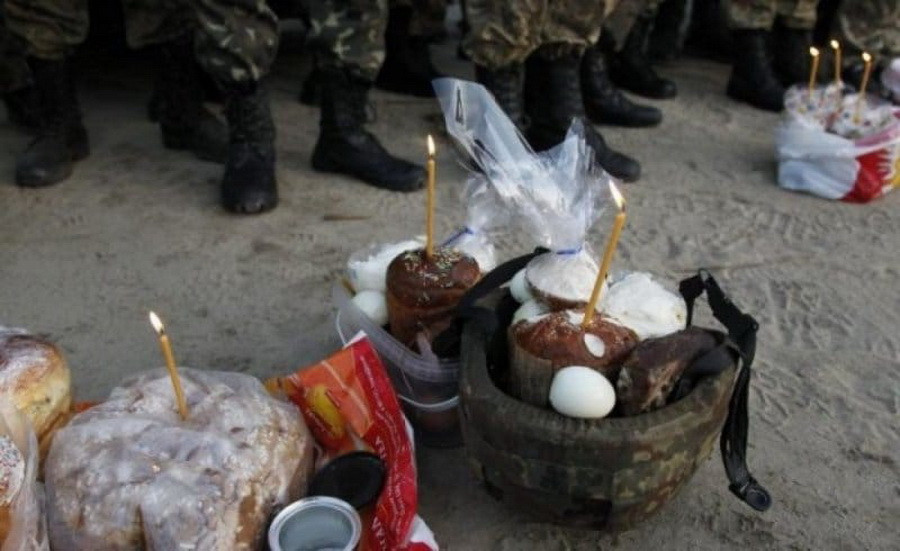 Easter in the trenches - how Ukrainian defenders celebrate Resurrection ...