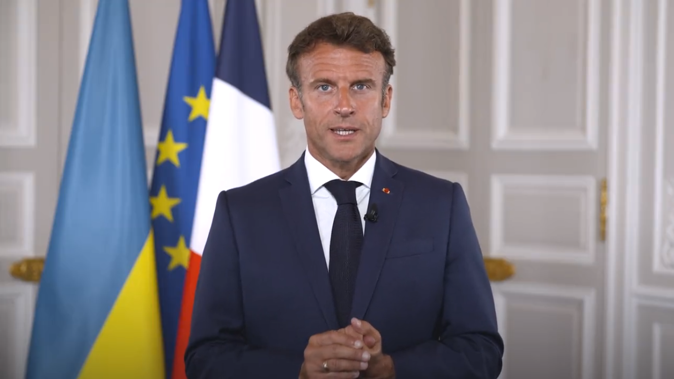 "We are on your side": Macron congratulates Ukrainians on Independence ...