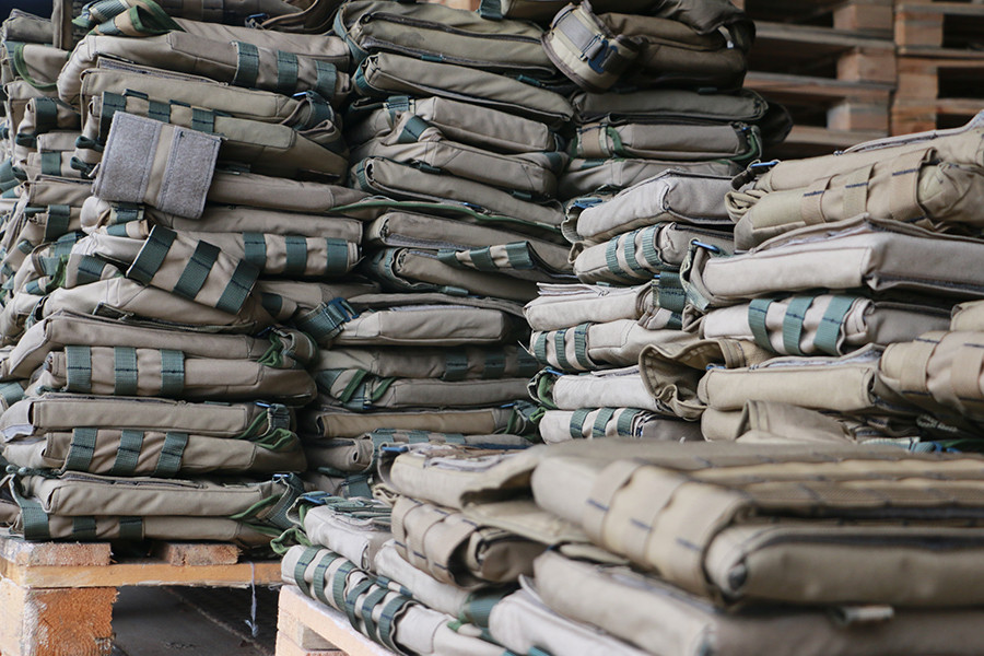 Закупівля курток для ЗСУ СБУ підозрює ексзаступника міністра оборони у розтраті 1 млрд грн