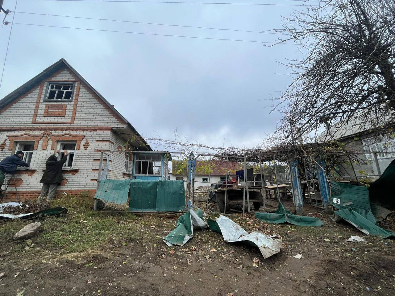 Росіяни обстріляли Сумщину поранено жінку пошкоджено будинок і автівку Новости Section Ukr Net