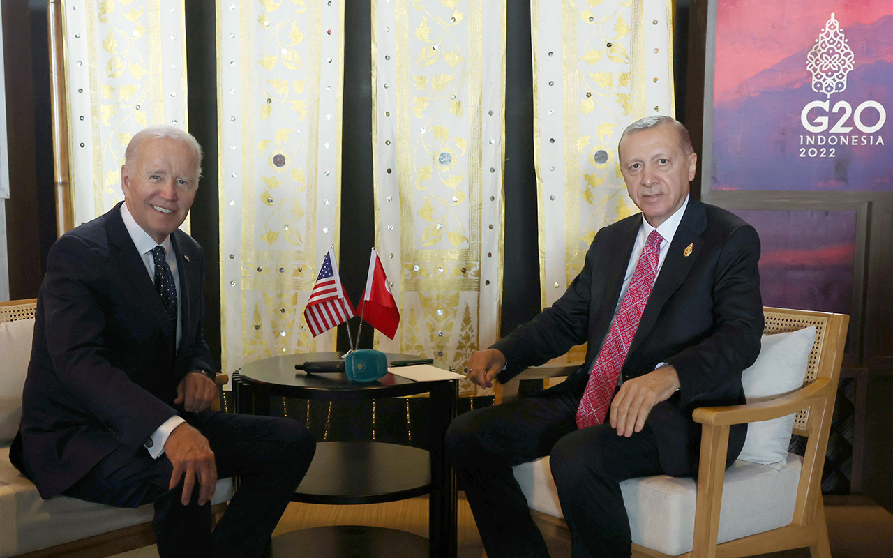 US and Turkey presidents hold talks within the G20 summit in Bali