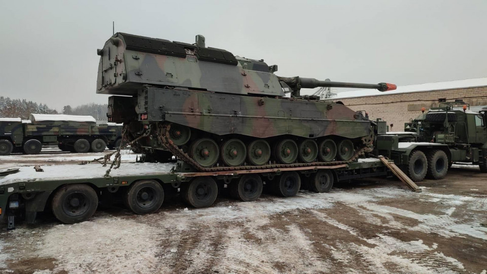 Lithuania transfers two more repaired PzH 2000 howitzers to Ukraine ...
