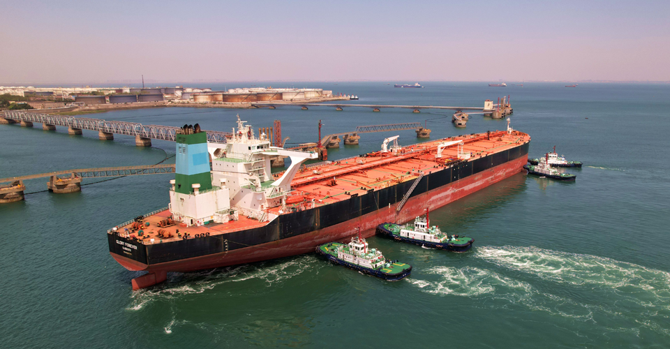 Expert urges tanker blockade as Russia relies 80% on oil exports