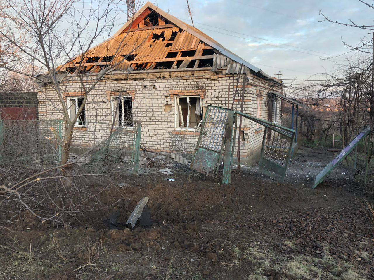Russian troops shell Nikopol district with heavy artillery at night ...