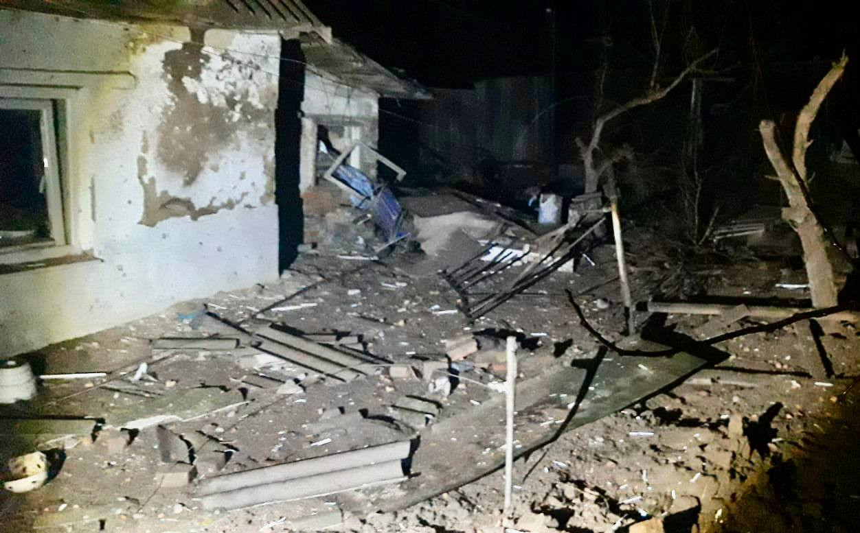 Russian forces shell Nikopol district all night, hitting dozen houses ...