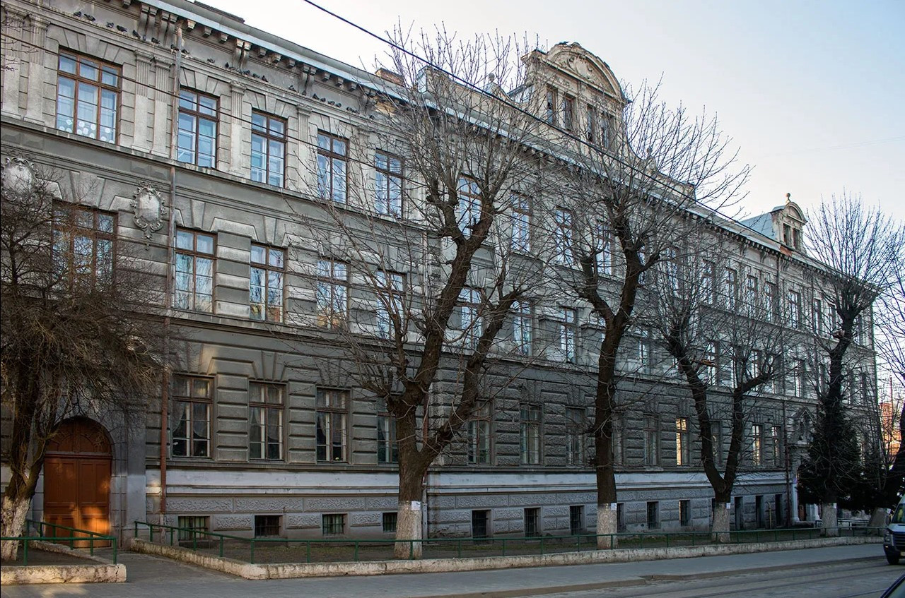 Мовний скандал розгорівся у львівській школі №87 ім. Ірини Калинець