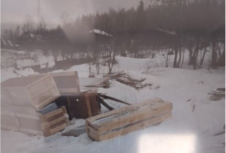 Several zinc coffins are dumped in city’s center in Chelyabinsk region ...