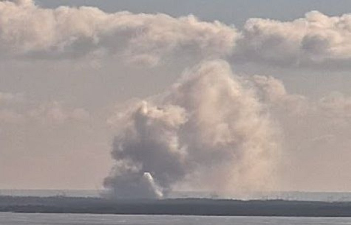 Explosion occurs on occupied bank of Kakhovka reservoir - Nikopol ...