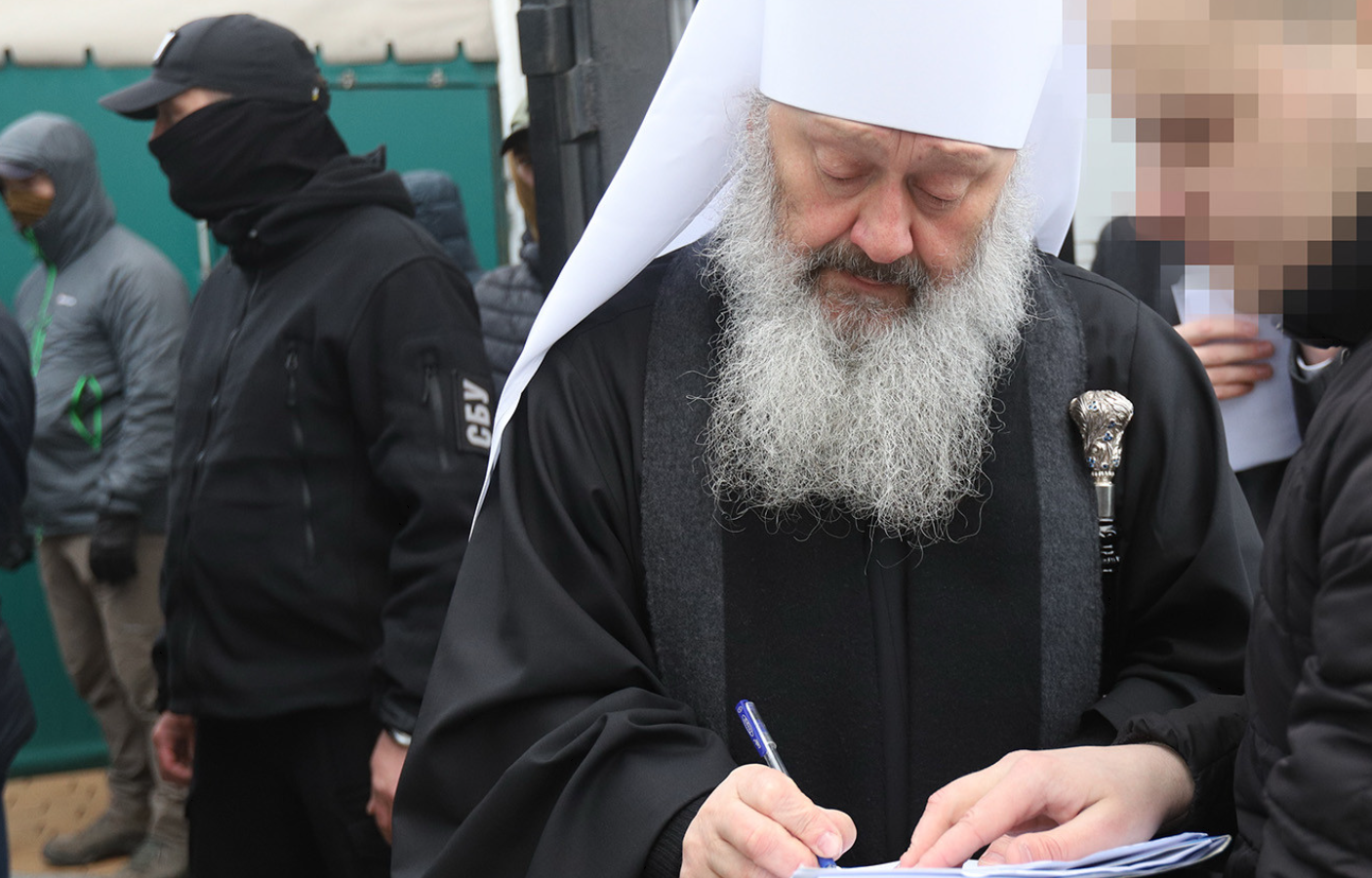 Митрополит Павло вважає захисників України "виродками" й спілкується з ...