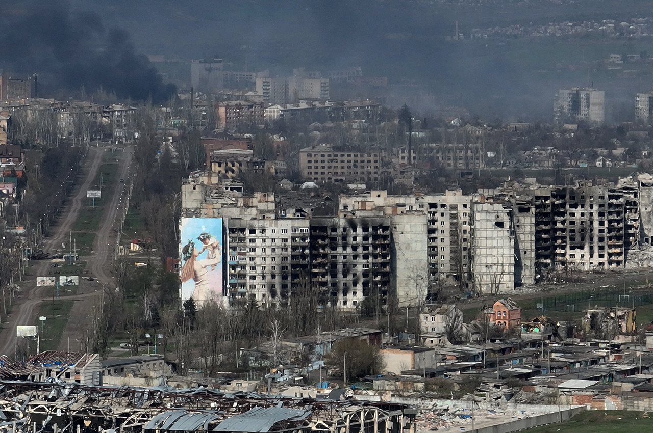 Russia strives to capture Bakhmut, Avdiivka, Marinka to flaunt victory ...