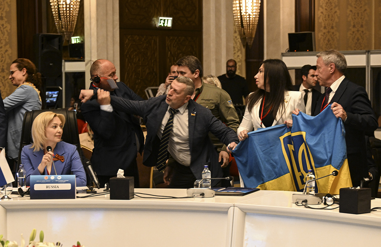 Ukraine and Russia's delegates scuffle at summit in Turkey. MP defends ... Ukraine and Russia's delegates scuffle at summit in Turkey. MP defends ...