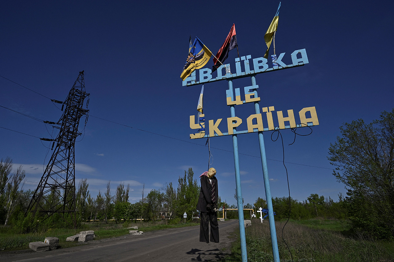 Expert explains difference between Avdiivka and Bakhmut siege