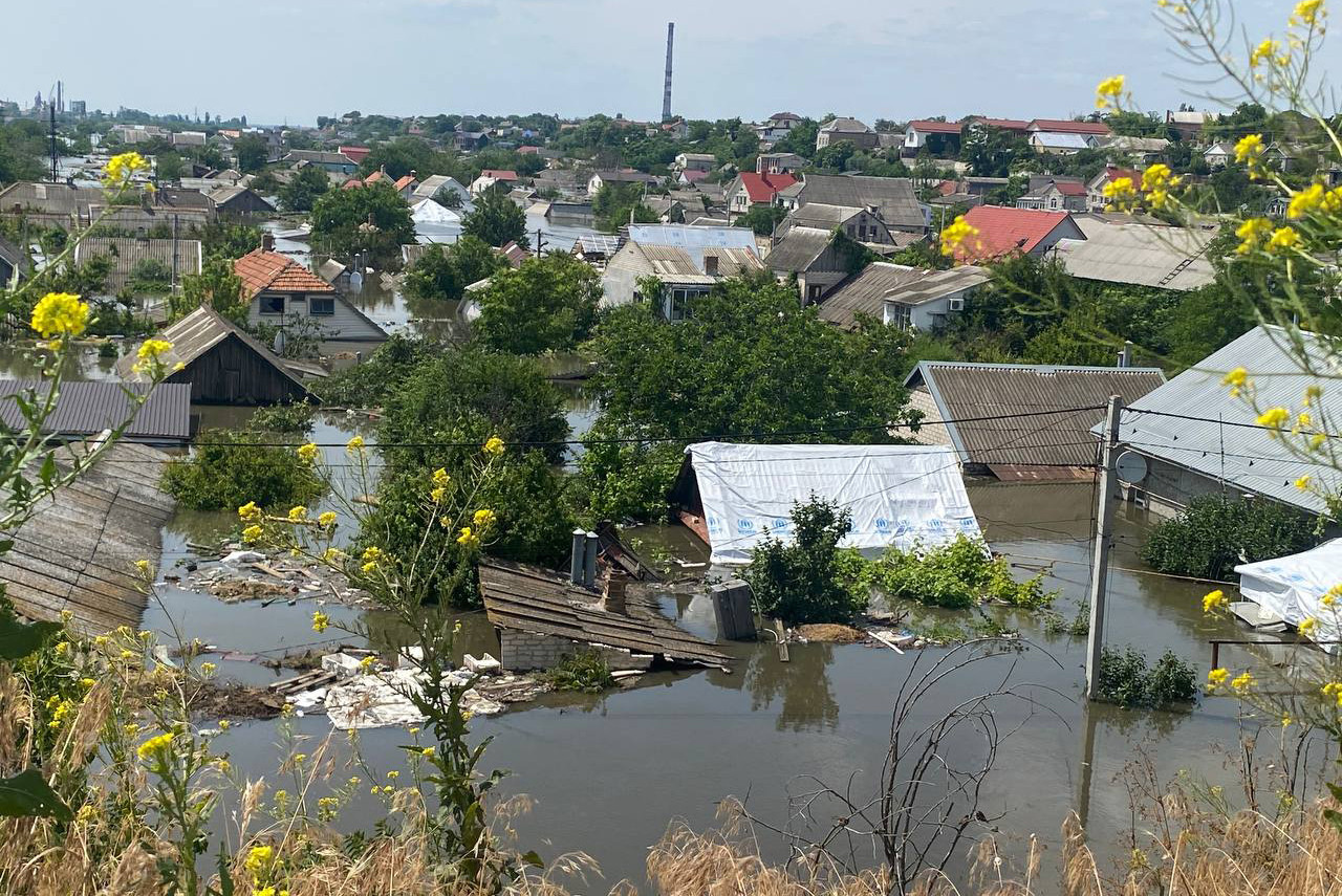 Окупанти вимагають гроші з волонтерів які намагаються евакуювати жителів лівобережної