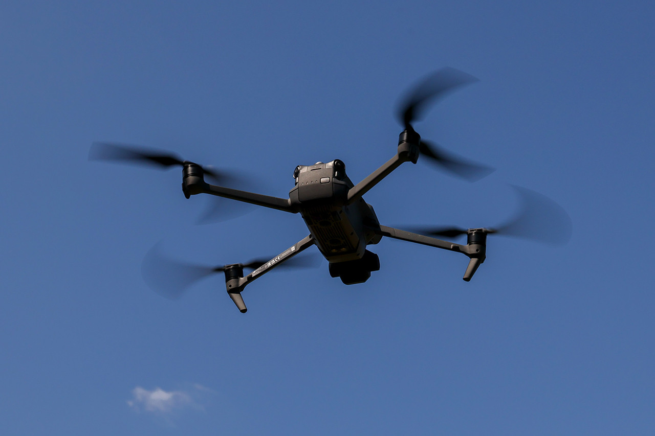 Drone and cluster munition combo: Ukrainian army effectively targets ...