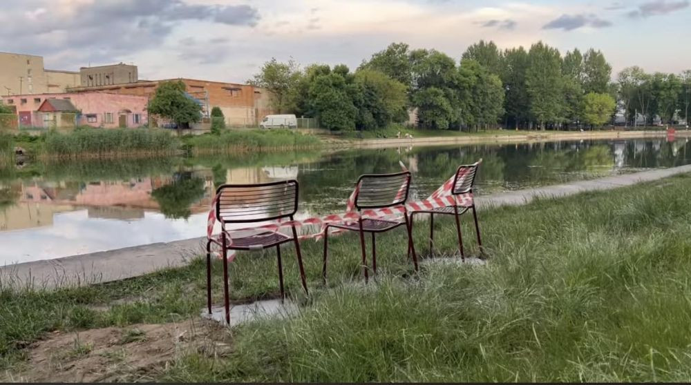 У парках Львова буде більше вуличних меблів. Перелік локацій