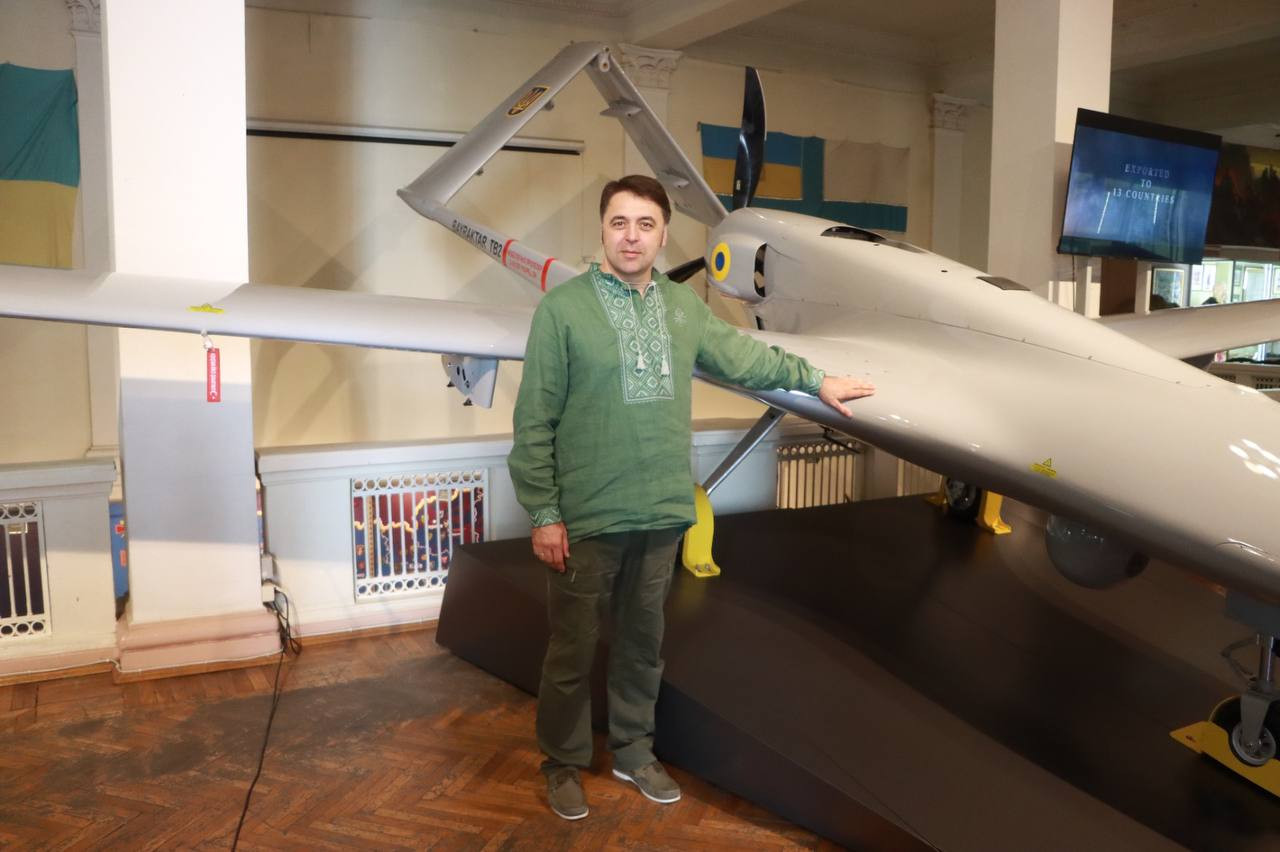 Модель Bayraktar ТВ2 стала экспонатом военно-исторического музея в Киеве