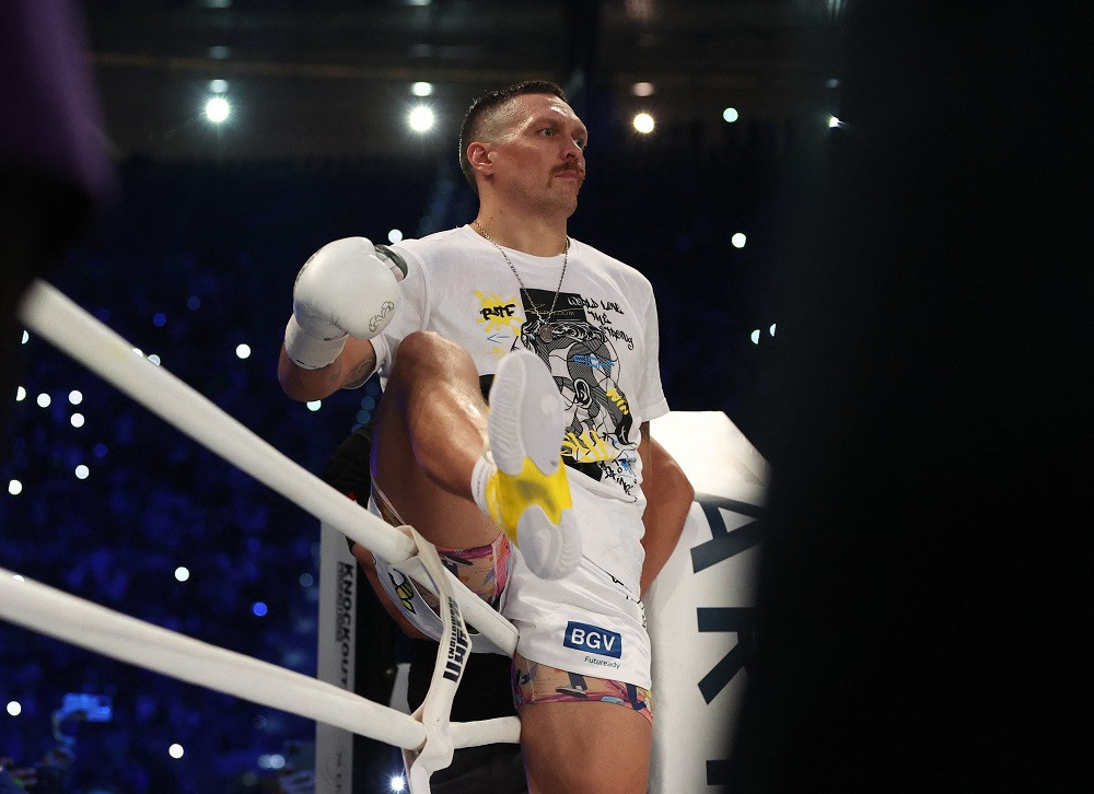 Boxer Usyk dedicates victory over Dubois to Ukrainian Armed Forces and ...