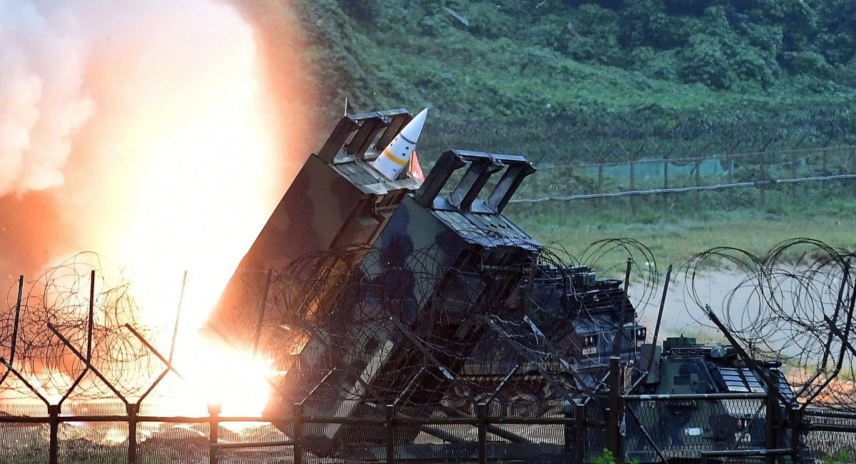 Ukrainian troops strike military targets in Russia with ATACMS