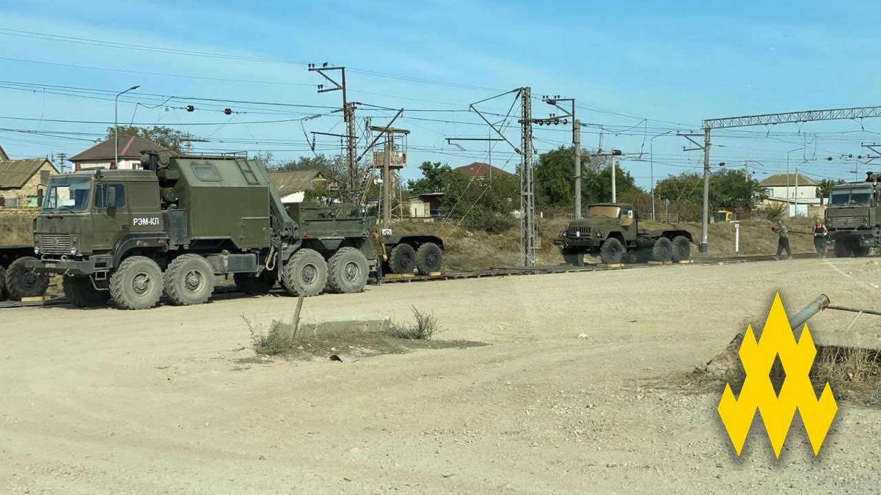 Russians redeploy military equipment through Yevpatoria, Crimea