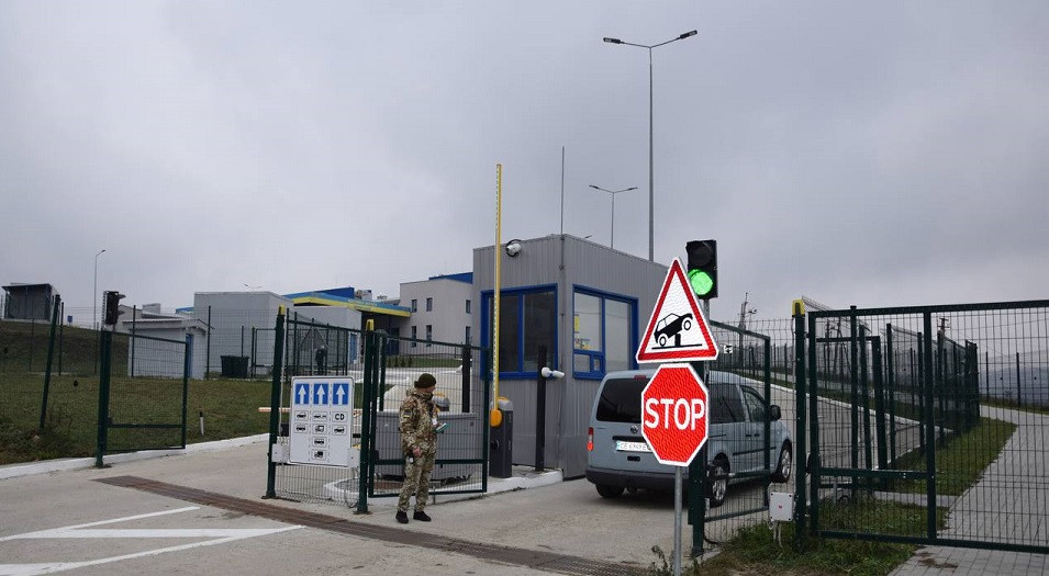 More Ukrainian conscription-aged men enter country than leave it