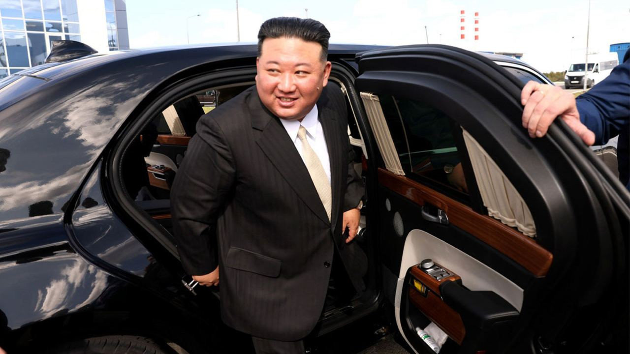 Путін подарував Кім Чен Ину автомобіль