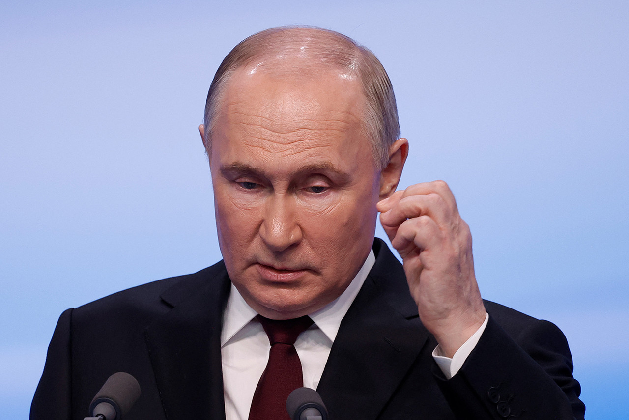 Putin to present maps to Trump in Alaska, calling Ukraine artificial