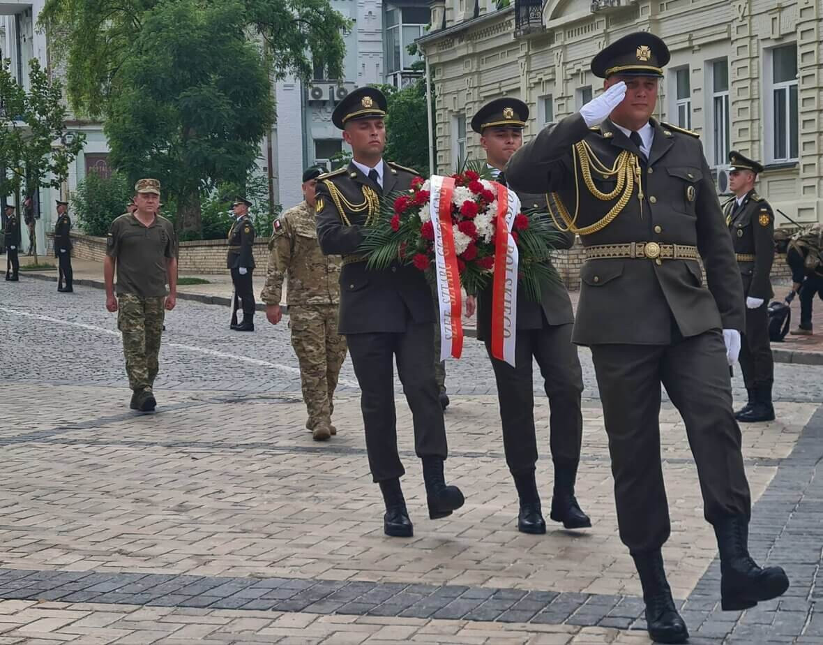 Poland's General Staff Chief arrives in Kyiv, meets with Ukraine's Syrskyi