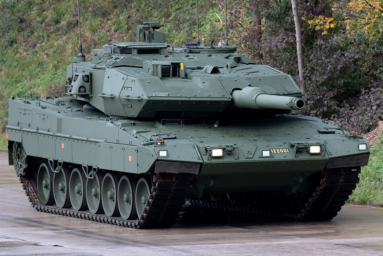 Що відомо про танки Stridsvagn 122, які Швеція передала Україні