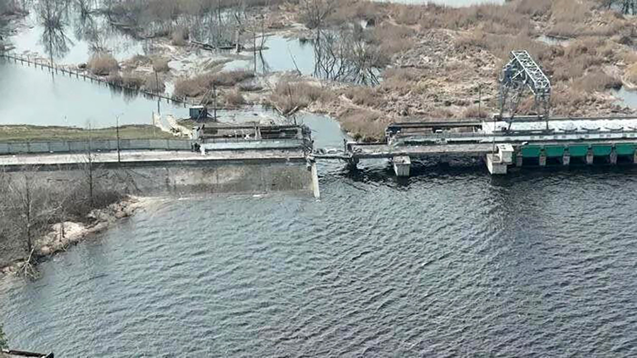 After Russian attack, 15 mln cubic meters of water spill from Kurakhove ...