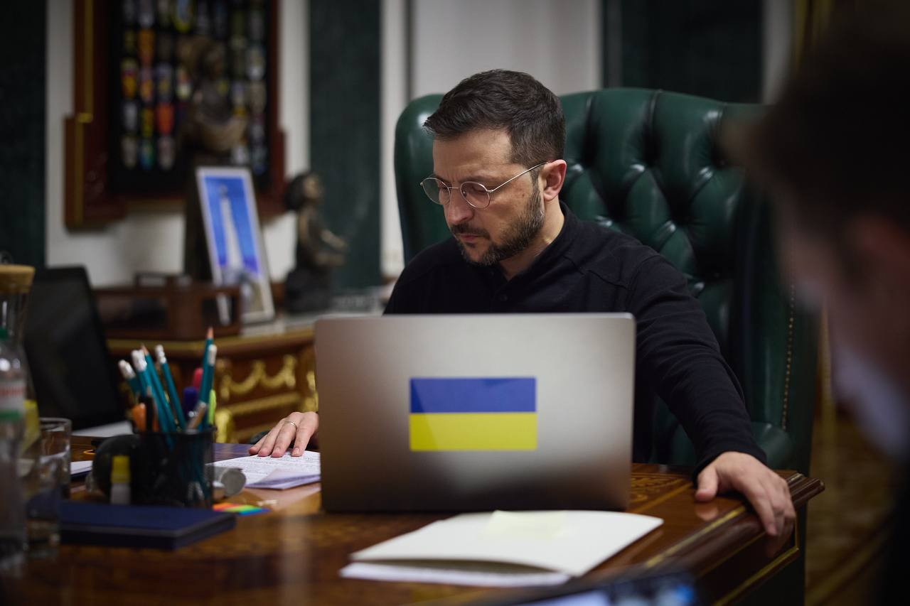 Зеленський розповів скільки витратив Путін на 3 роки війни в Україні
