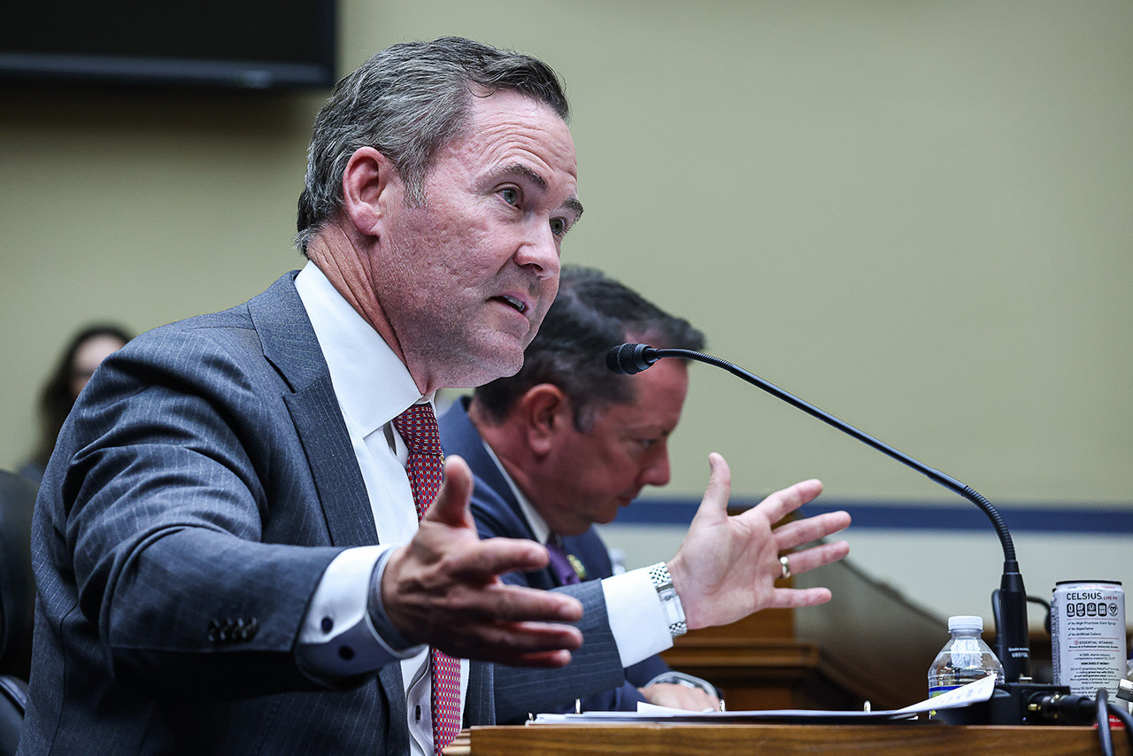 Waltz outlines conditions for U.S. to resume aid to Ukraine