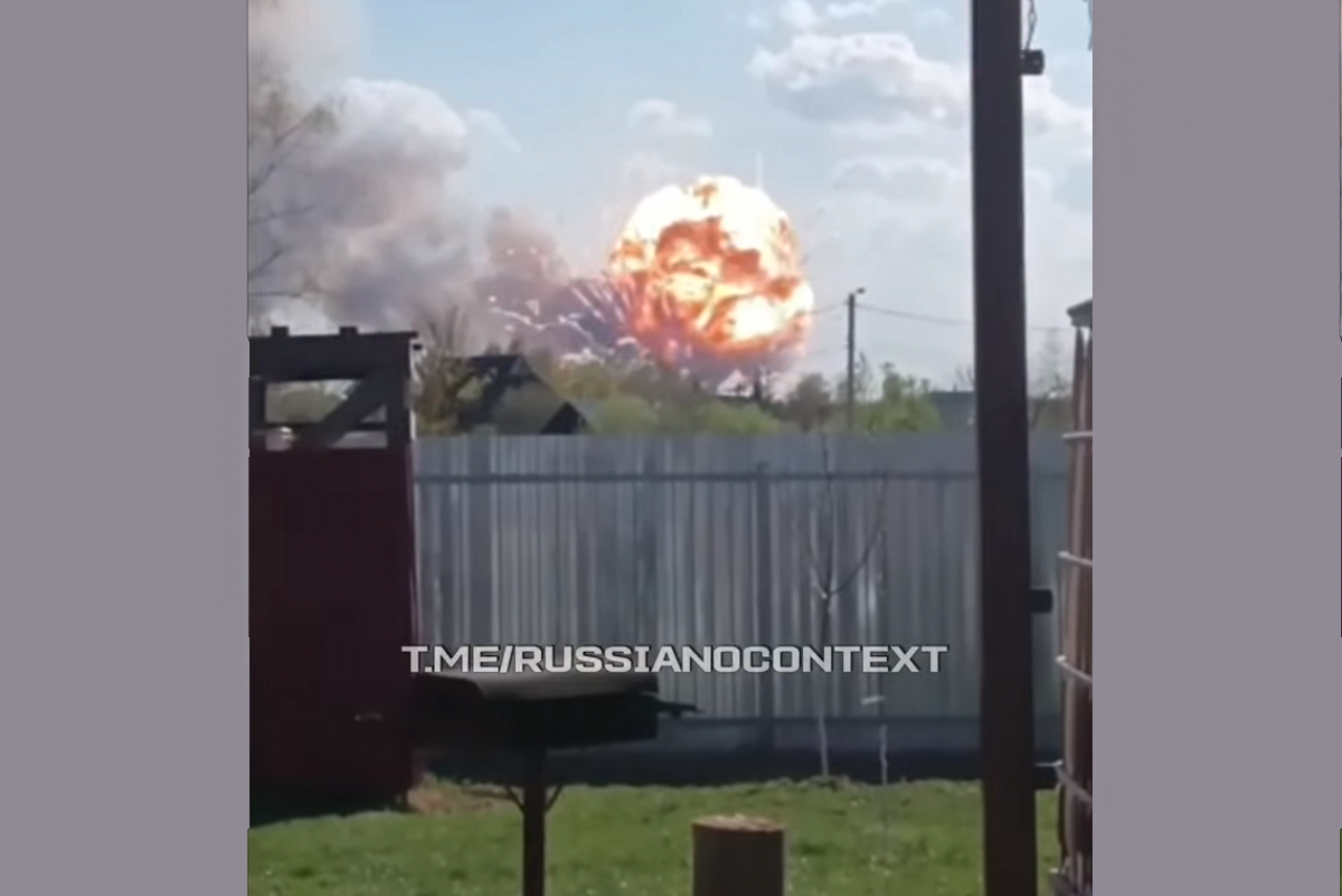 Explosions rock Russia's weapons arsenal in Vladimir region