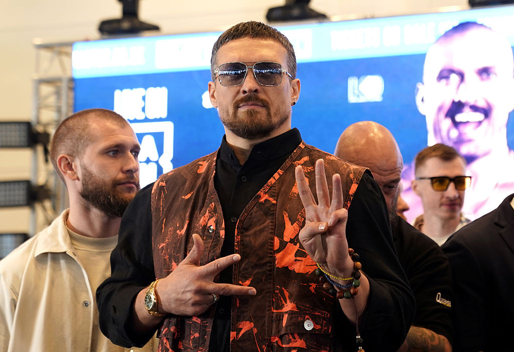 Ukrainian boxer Usyk emotionally addresses Trump over war in Ukraine
